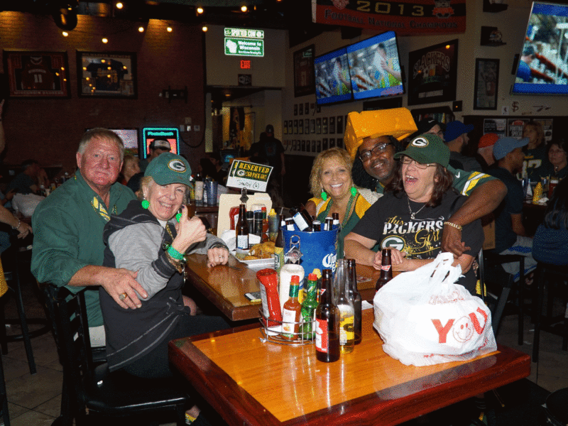 Green Bay Packers Fans – Slackers Bar & Grill